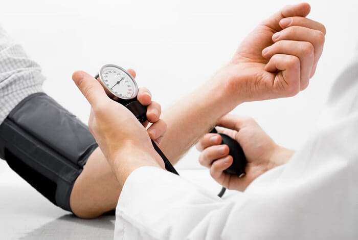 What is Hypotension or Low Blood Pressure: Causes, Symptoms, Diagnosis ...